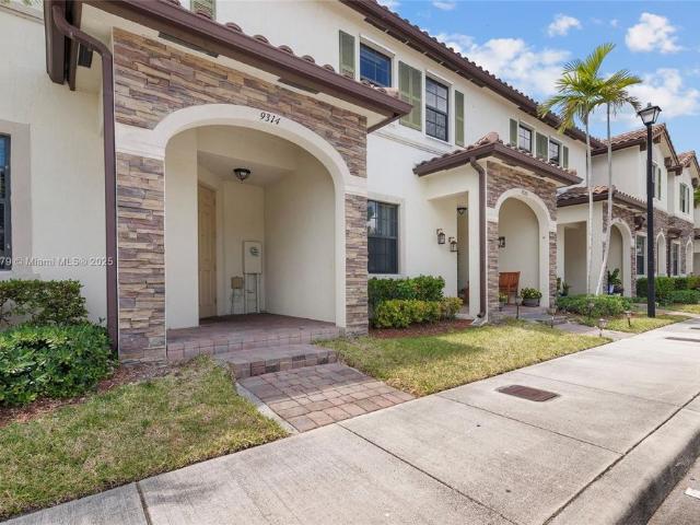 Luxury Townhouse for rent in Hialeah, United States