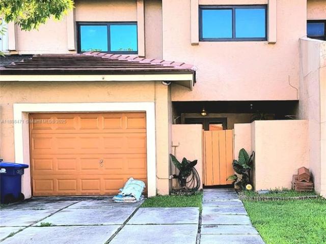 Luxury Townhouse for rent in Hialeah, United States