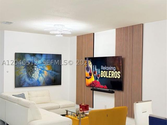 Luxury Townhouse for rent in Hialeah, United States