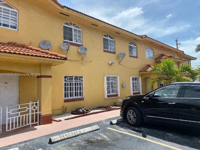 Luxury Townhouse for rent in Hialeah, United States