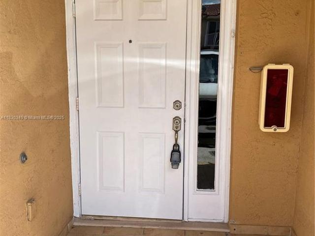 Luxury Townhouse for rent in Hialeah, United States