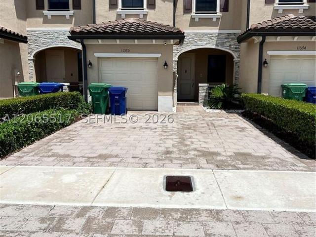 Luxury Townhouse for rent in Homestead, United States