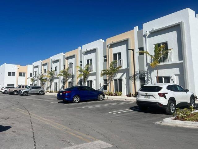Luxury Townhouse for rent in Homestead, United States