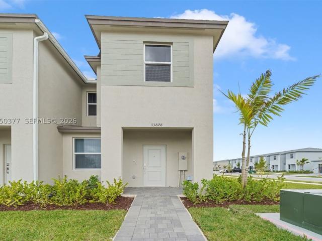 Luxury Townhouse for rent in Homestead, United States