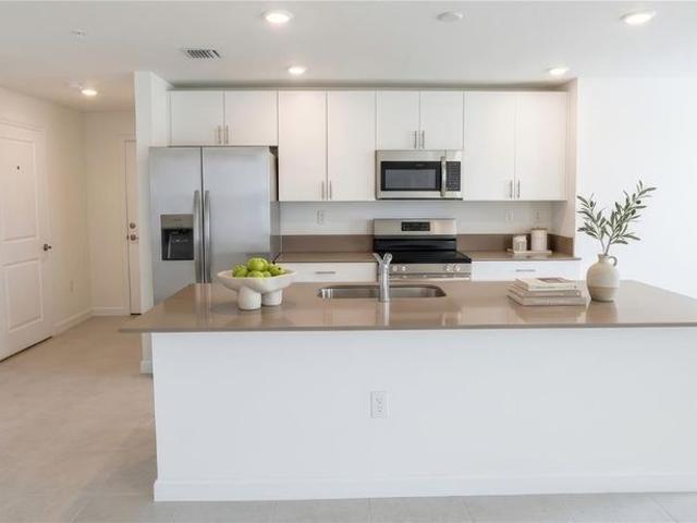 Luxury Townhouse for rent in Homestead, United States