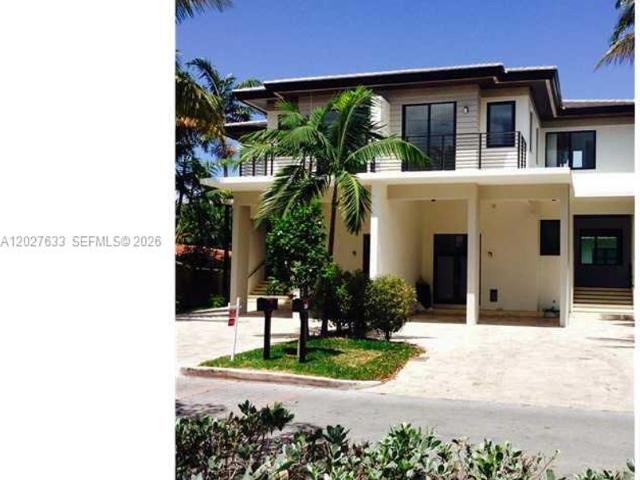 Luxury Townhouse for rent in Key Biscayne, Florida