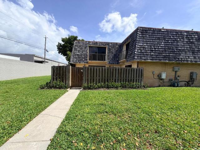Luxury Townhouse for rent in Palm Springs, Florida