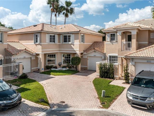 Luxury Townhouse for rent in Pembroke Pines, Florida