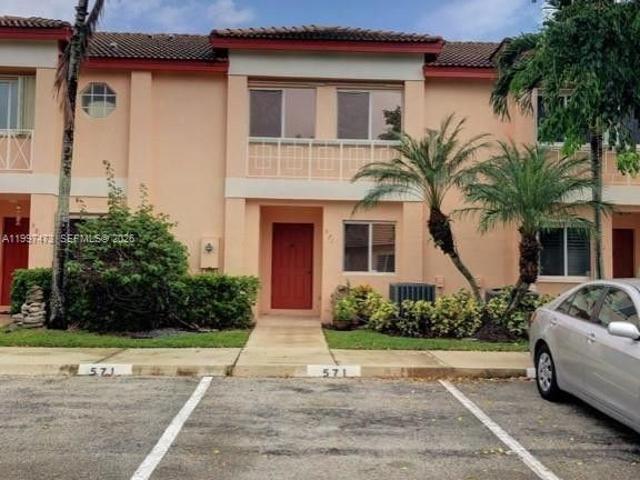 Luxury Townhouse for rent in Pembroke Pines, Florida