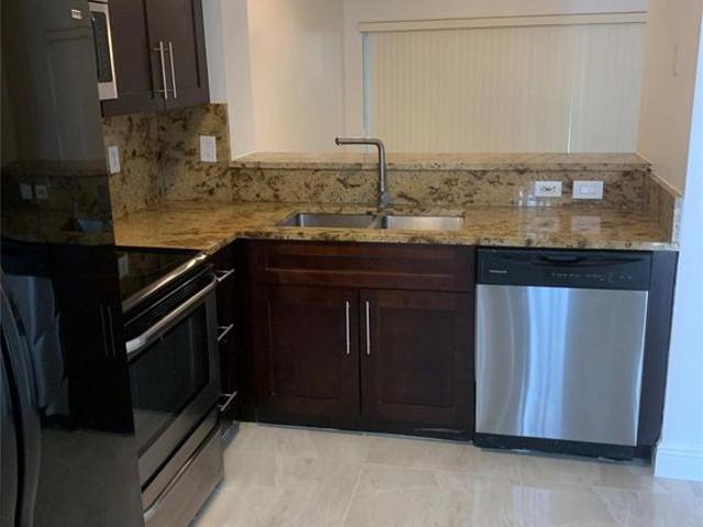 Luxury Townhouse for rent in Pembroke Pines, Florida