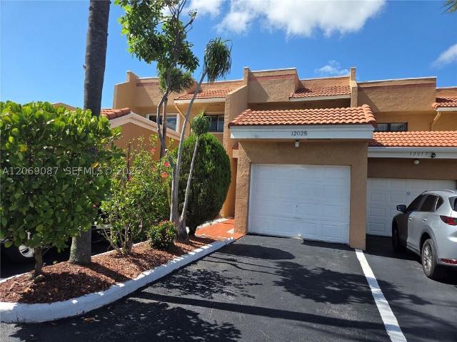 Luxury Townhouse for rent in Pembroke Pines, Florida