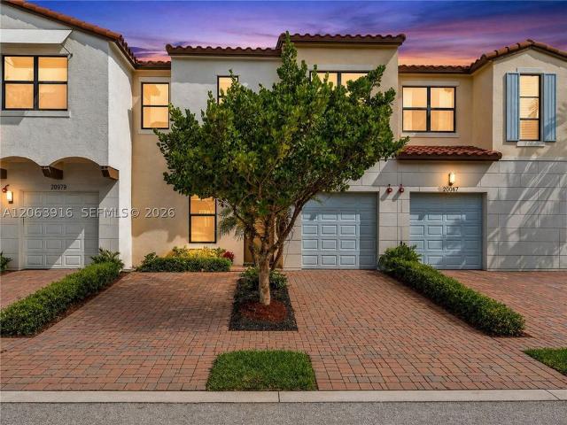 Luxury Townhouse for rent in Pembroke Pines, Florida