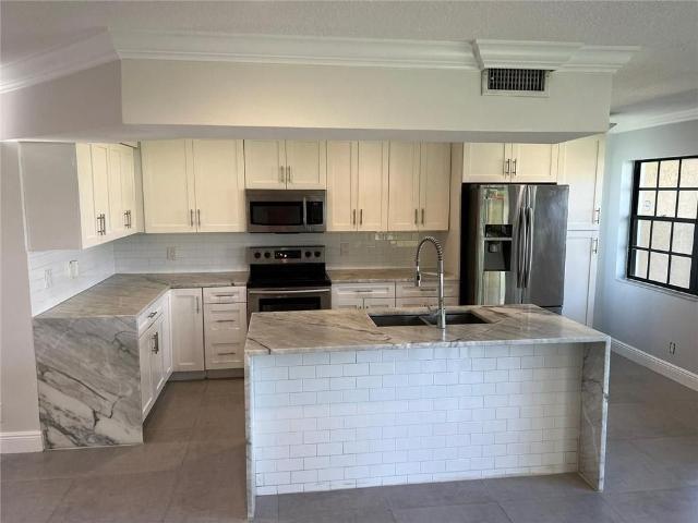 Luxury Townhouse for rent in Plantation, Florida