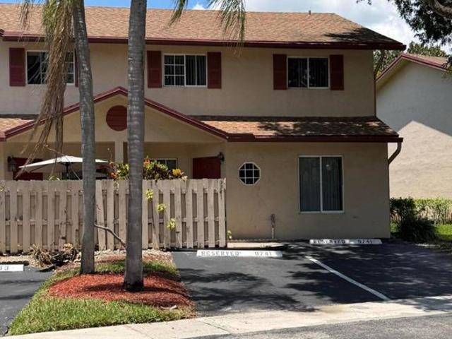 Luxury Townhouse for rent in Sunrise, Florida