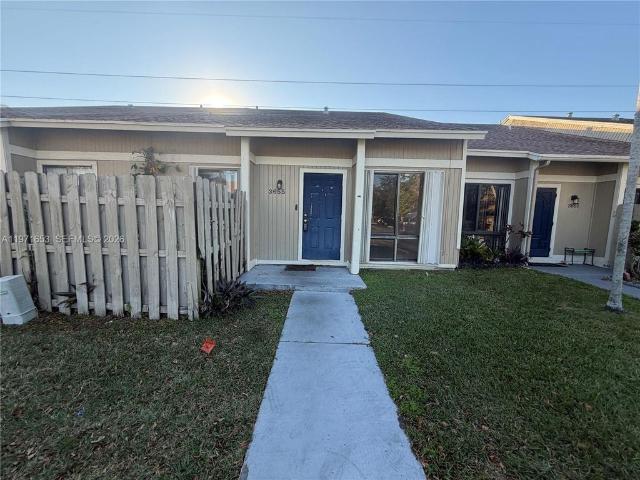 Luxury Townhouse for rent in Sunrise, Florida