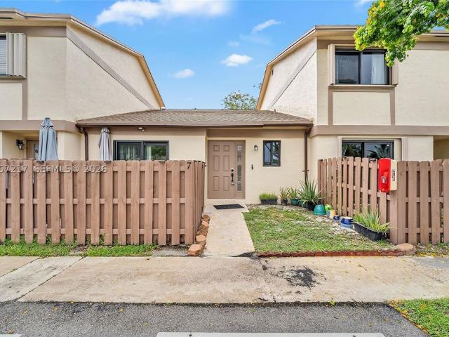 Luxury Townhouse for rent in Sunrise, Florida