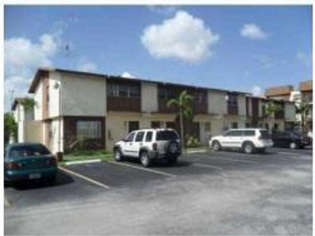 Luxury Townhouse for rent in Sweetwater, Florida