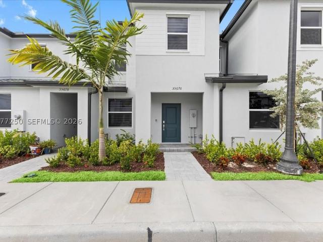 Luxury Townhouse for rent in South Miami Heights, Florida