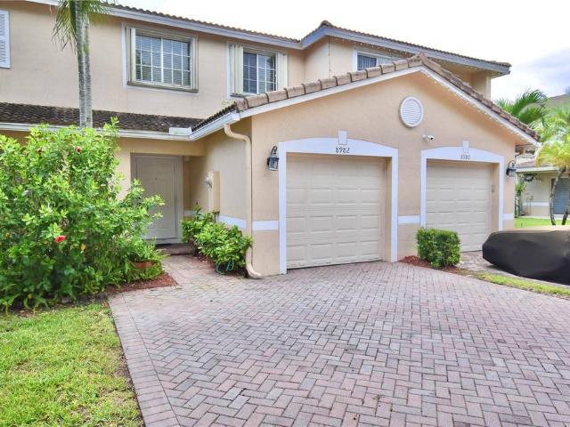 Luxury Townhouse for rent in Tamarac, Florida