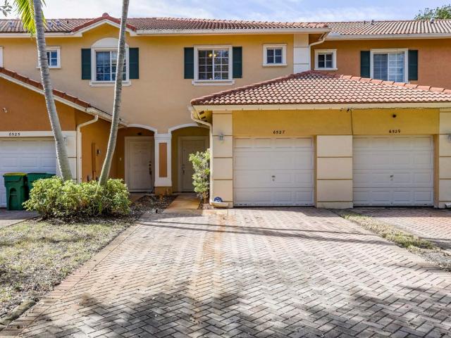 Luxury Townhouse for rent in Tamarac, Florida