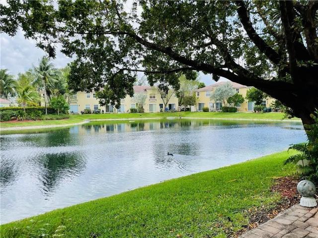 Luxury Townhouse for rent in Tamarac, Florida