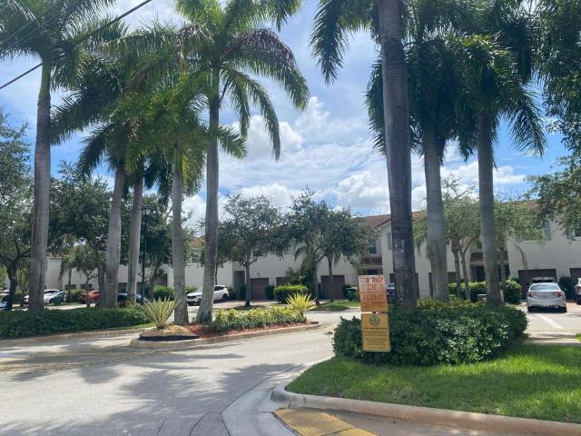 Luxury Townhouse for rent in Tamarac, United States