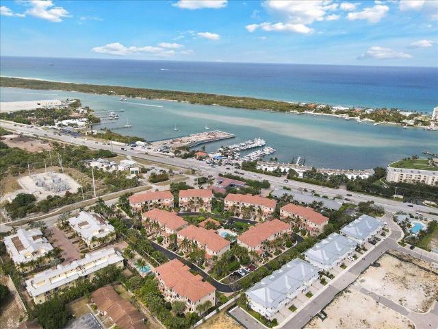 Luxury Townhouse for rent in Tequesta, Florida