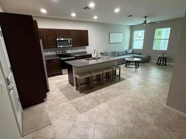 Luxury Townhouse for rent in The Acreage, Florida