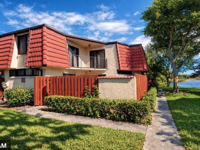 Luxury Townhouse for rent in West Palm Beach, Florida