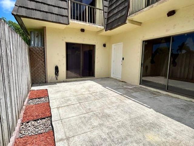 Luxury Townhouse for rent in West Palm Beach, Florida