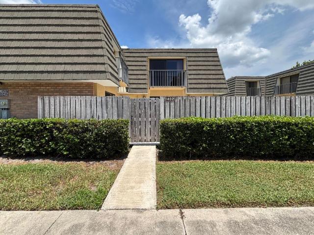 Luxury Townhouse for rent in West Palm Beach, Florida