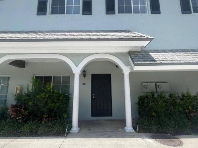 Luxury Townhouse for rent in West Palm Beach, Florida