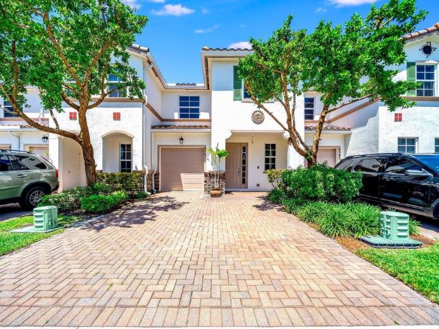 Luxury Townhouse for rent in West Palm Beach, Florida