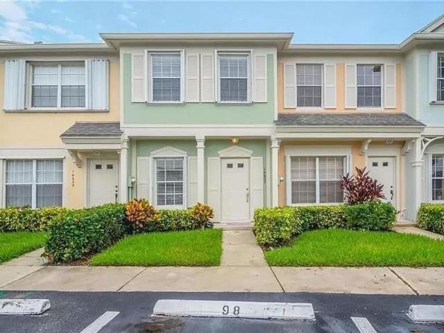 Luxury Townhouse for rent in Weston, United States