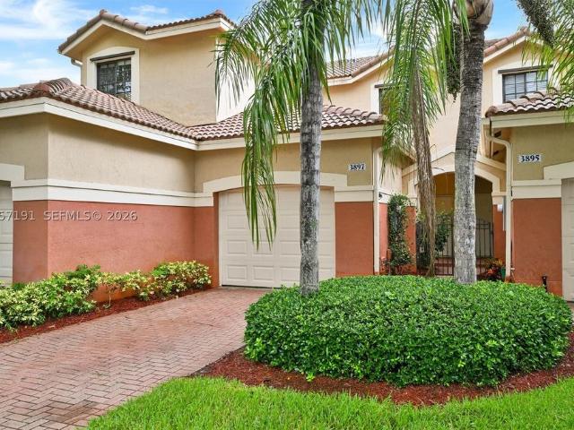 Luxury Townhouse for rent in Weston, United States