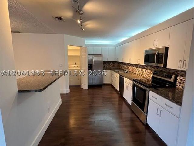 Luxury Townhouse for rent in Weston, United States