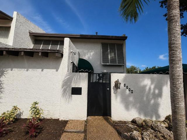 Luxury Townhouse for sale in Miami, Florida