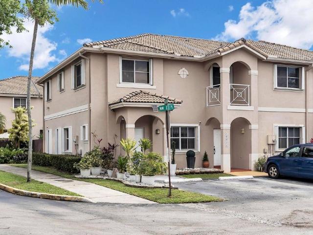 Luxury Townhouse for sale in Miami Lakes, United States