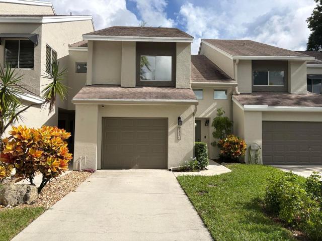 Luxury Townhouse for sale in Boca Raton, Florida