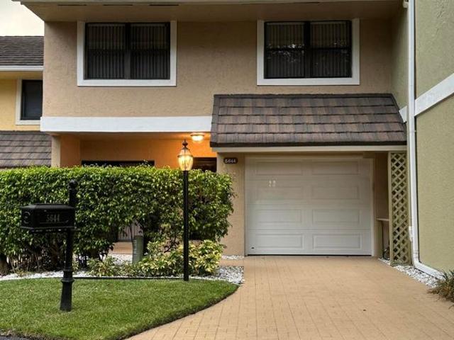 Luxury Townhouse for sale in Boca Raton, Florida