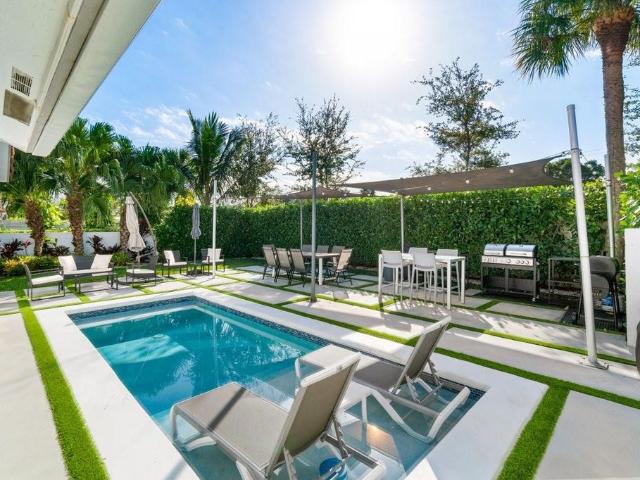 Luxury Townhouse for sale in Boca Raton, Florida