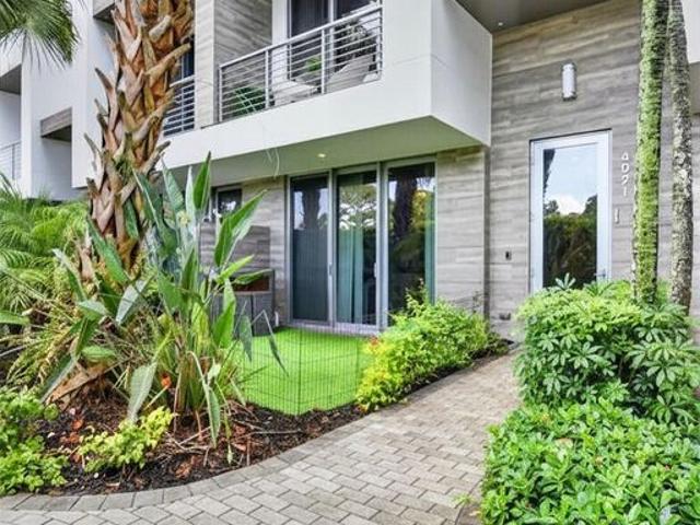 Luxury Townhouse for sale in Boca Raton, Florida