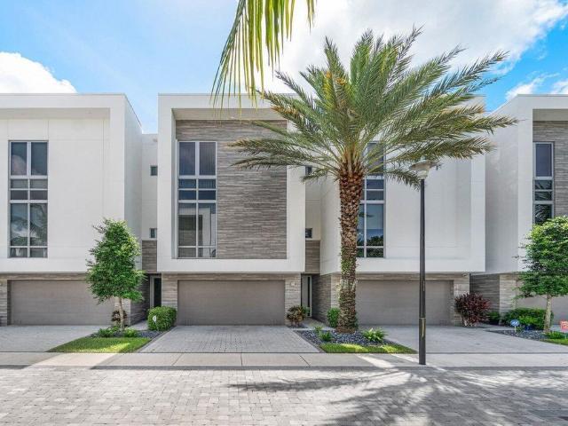 Luxury Townhouse for sale in Boca Raton, United States