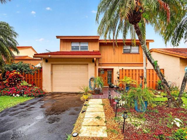 Luxury Townhouse for sale in Boynton Beach, Florida