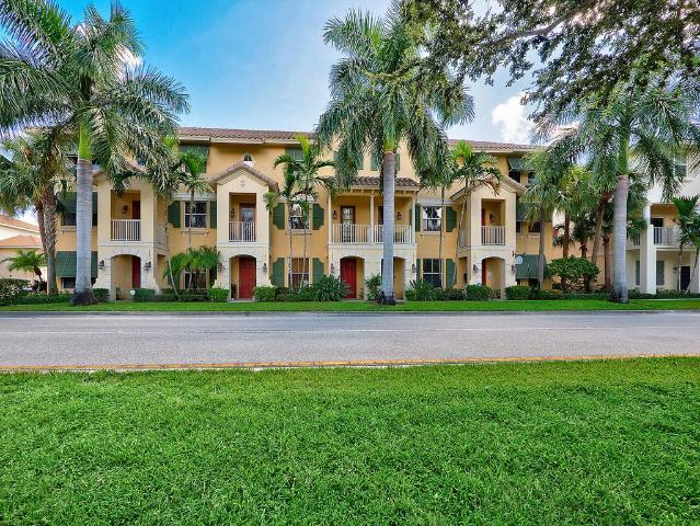 Luxury Townhouse for sale in Boynton Beach, Florida