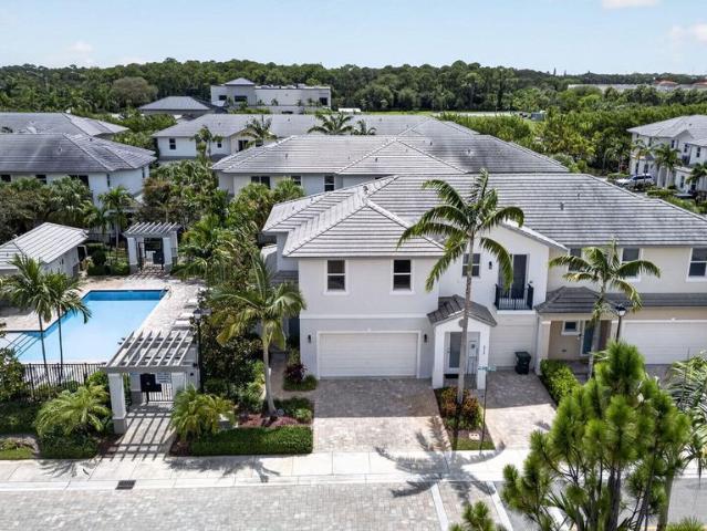 Luxury Townhouse for sale in Coconut Creek, Florida