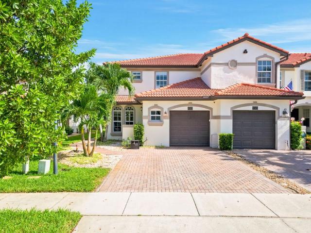 Luxury Townhouse for sale in Cooper City, Florida