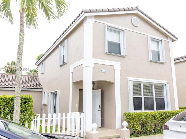 Luxury Townhouse for sale in Coral Springs, Florida