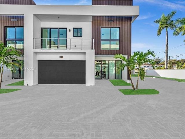 Luxury Townhouse for sale in Dania Beach, United States