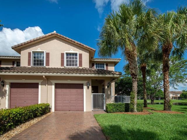 Luxury Townhouse for sale in Davie, Florida
